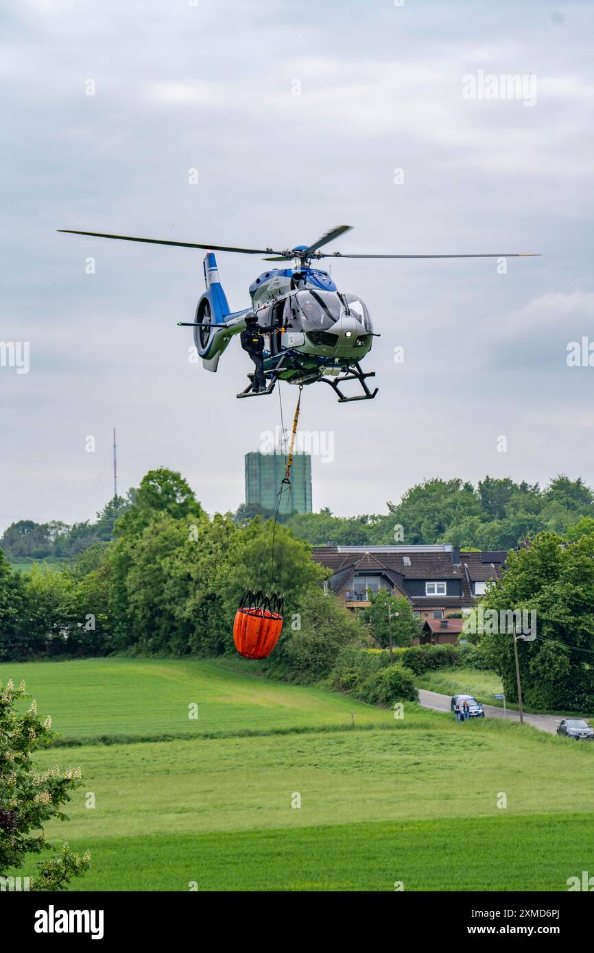 Forest fire fighting exercise of the Essen fire brigade, the water ...