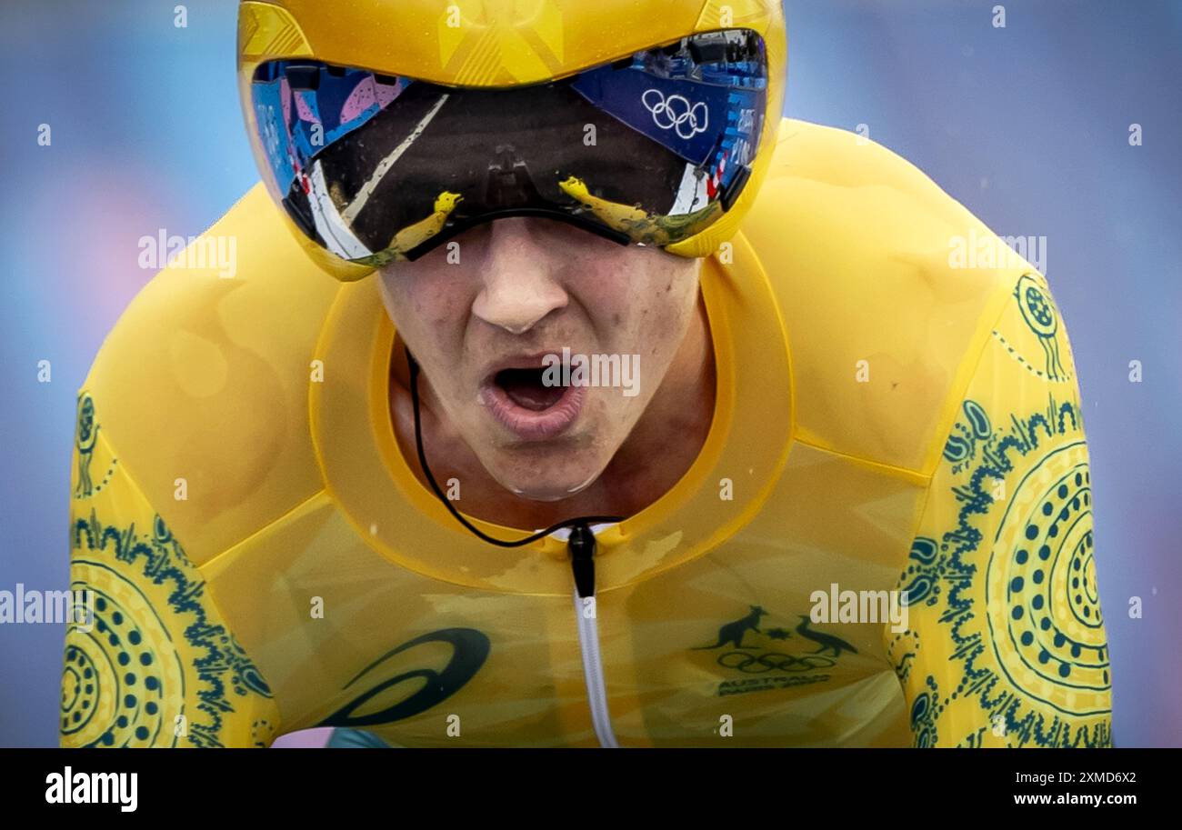 PARIS - Winner Grace Brown (AUS) crosses the finish line during the ...