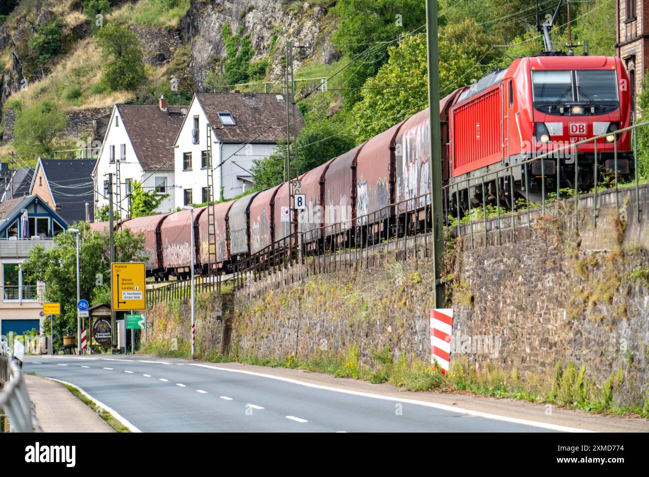 Upper Middle Rhine Valley, railway line on the right bank of the Rhine ...