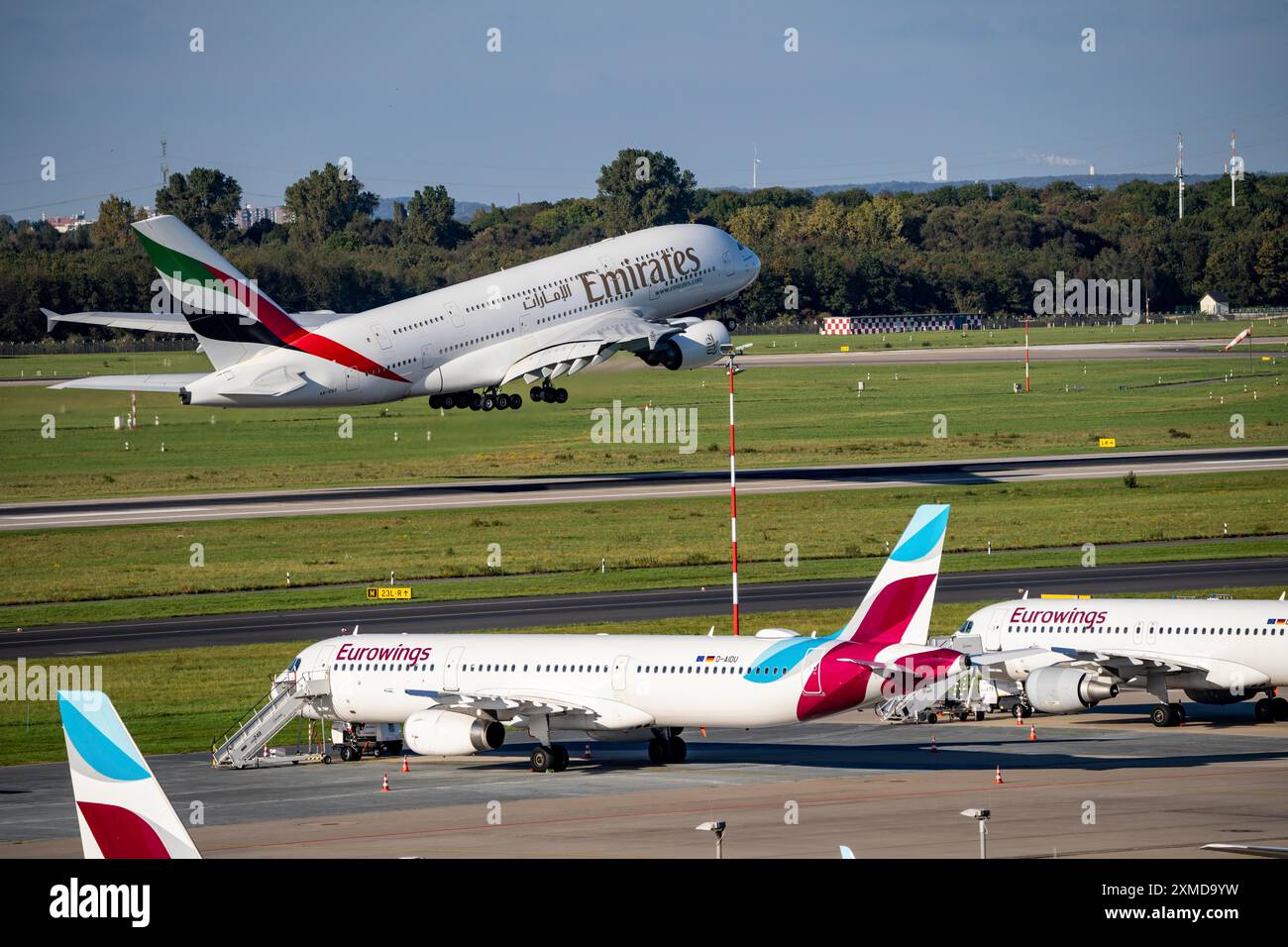 Emirates airbus a380 take hi-res stock photography and images - Alamy