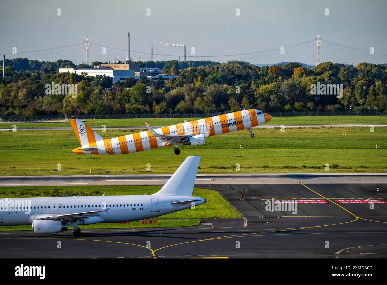 Duesseldorf Airport, North Rhine-Westphalia, Condor Airbus A321-200 on ...