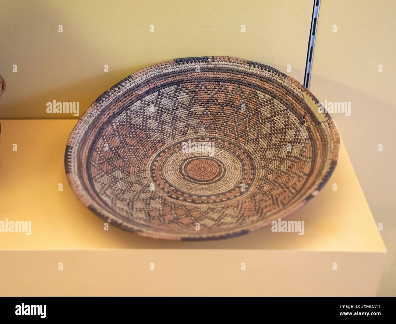 Tuareg culture plate, Libya, 1880, vegetable fiber and pigments ...
