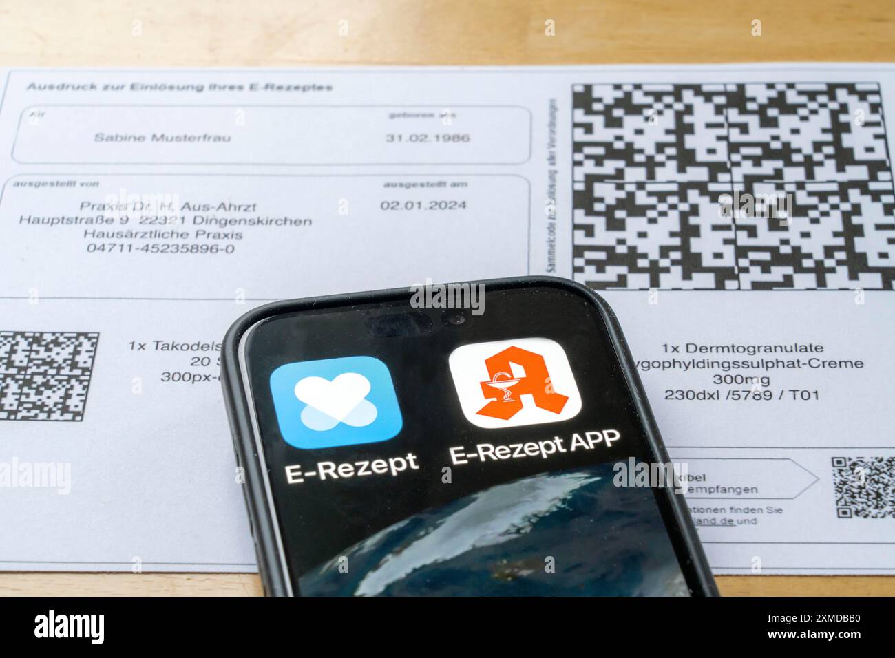 Qr code attack hi-res stock photography and images - Alamy
