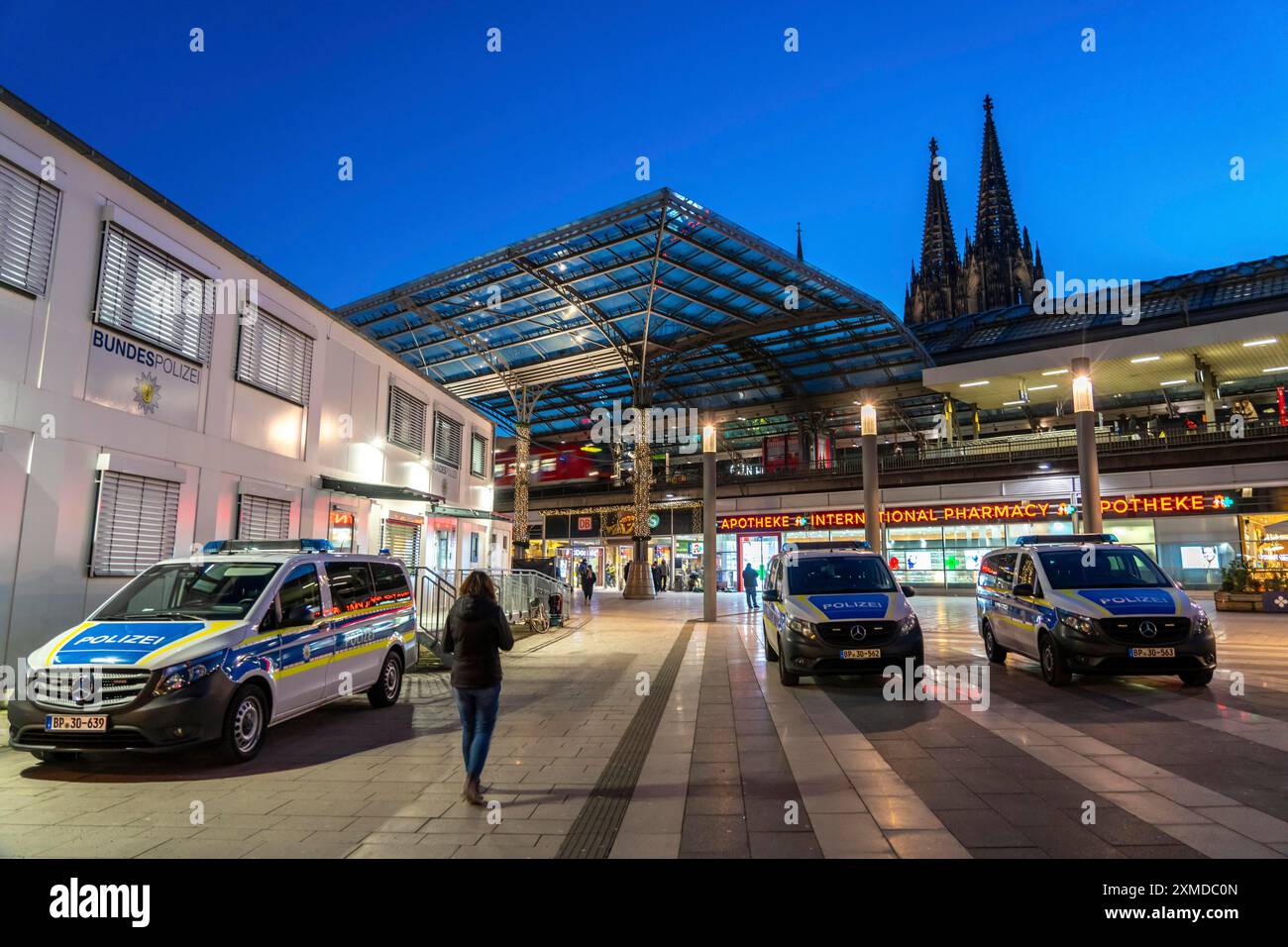 Cologne Central Station, temporary Federal Police station at Breslauer ...