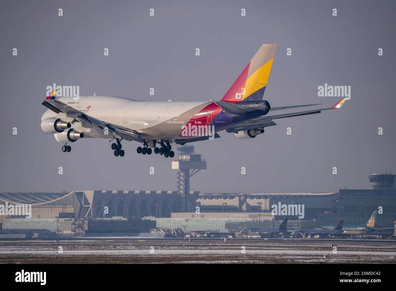 Asiana Airlines, Cargo Boeing 747-400F approaching Frankfurt FRA ...