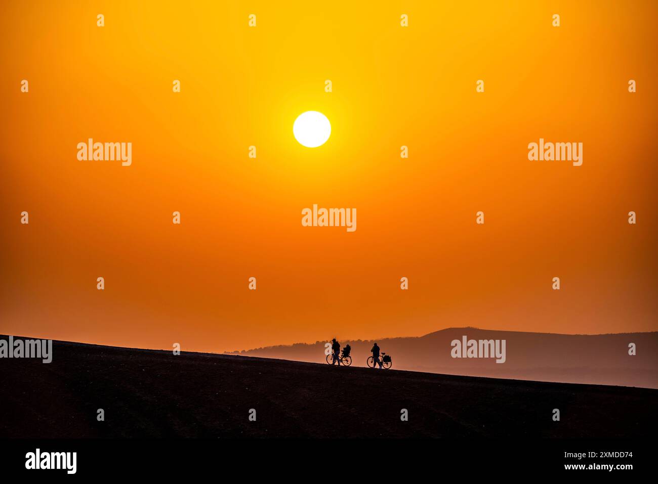 Mottbruch slag heap, Mottbruchhalde, Gladbeck, Ruhr area, people on the ...