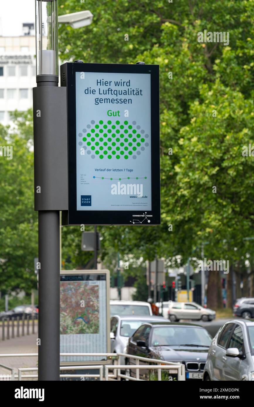 Smart Poles, intelligent street lamps, test run, EON and the city of ...