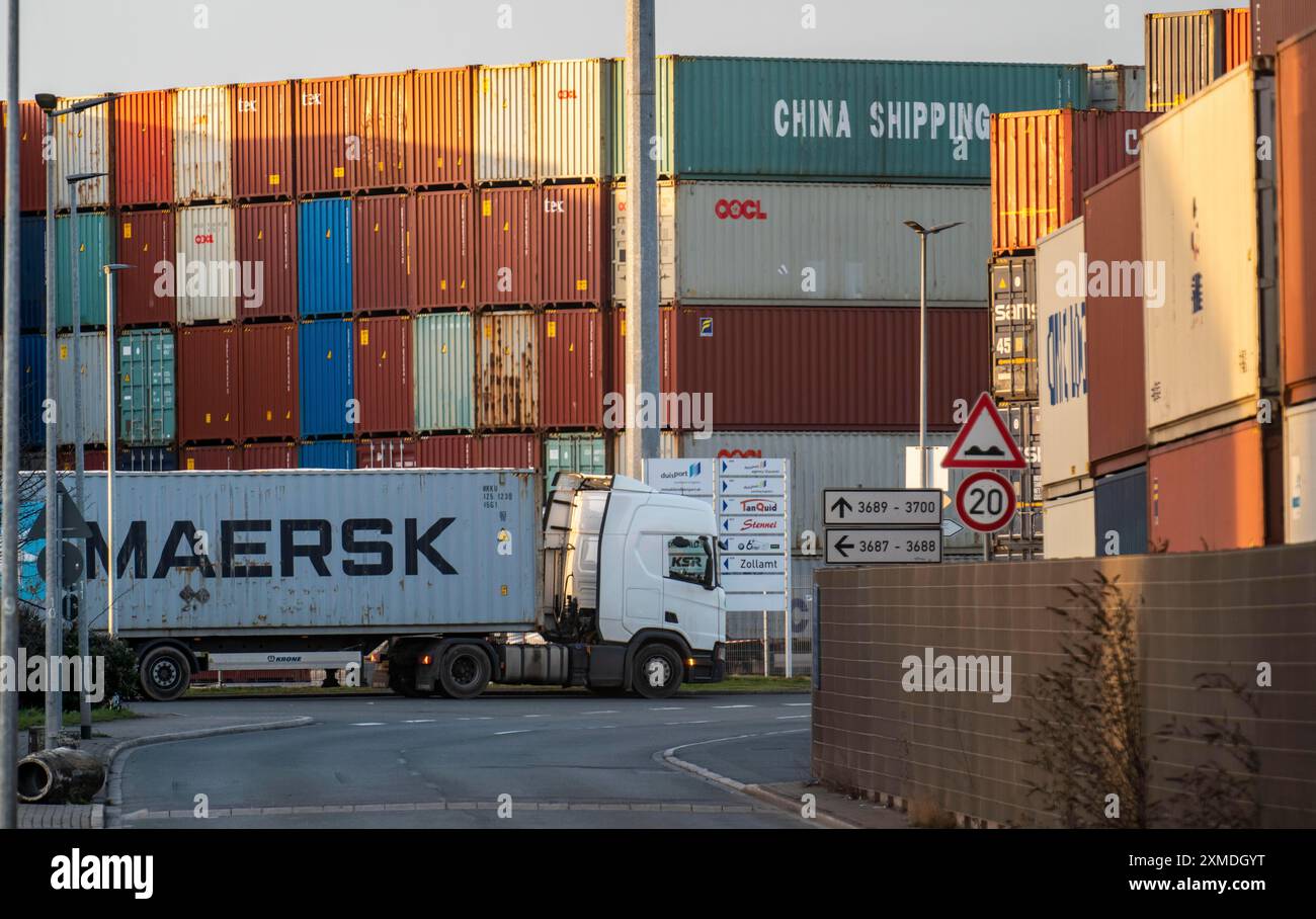 Maersk container truck hi-res stock photography and images - Alamy