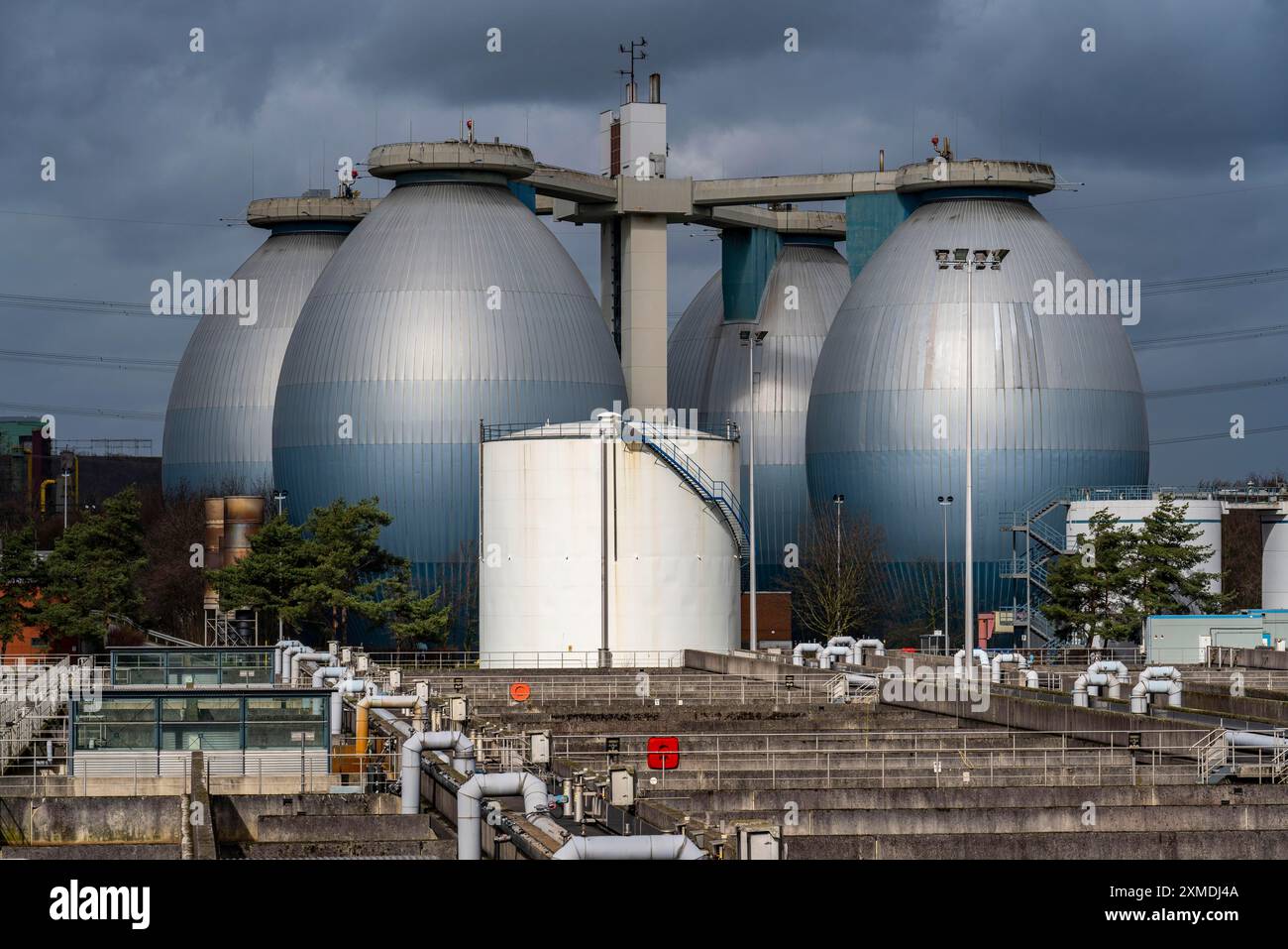 Digesters and aeration tanks, Emschergenossenschaft sewage treatment ...