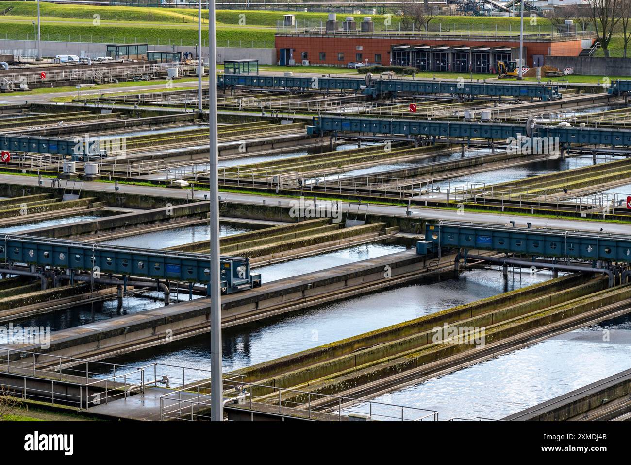 Secondary clarifier, Emschergenossenschaft wastewater treatment plant ...