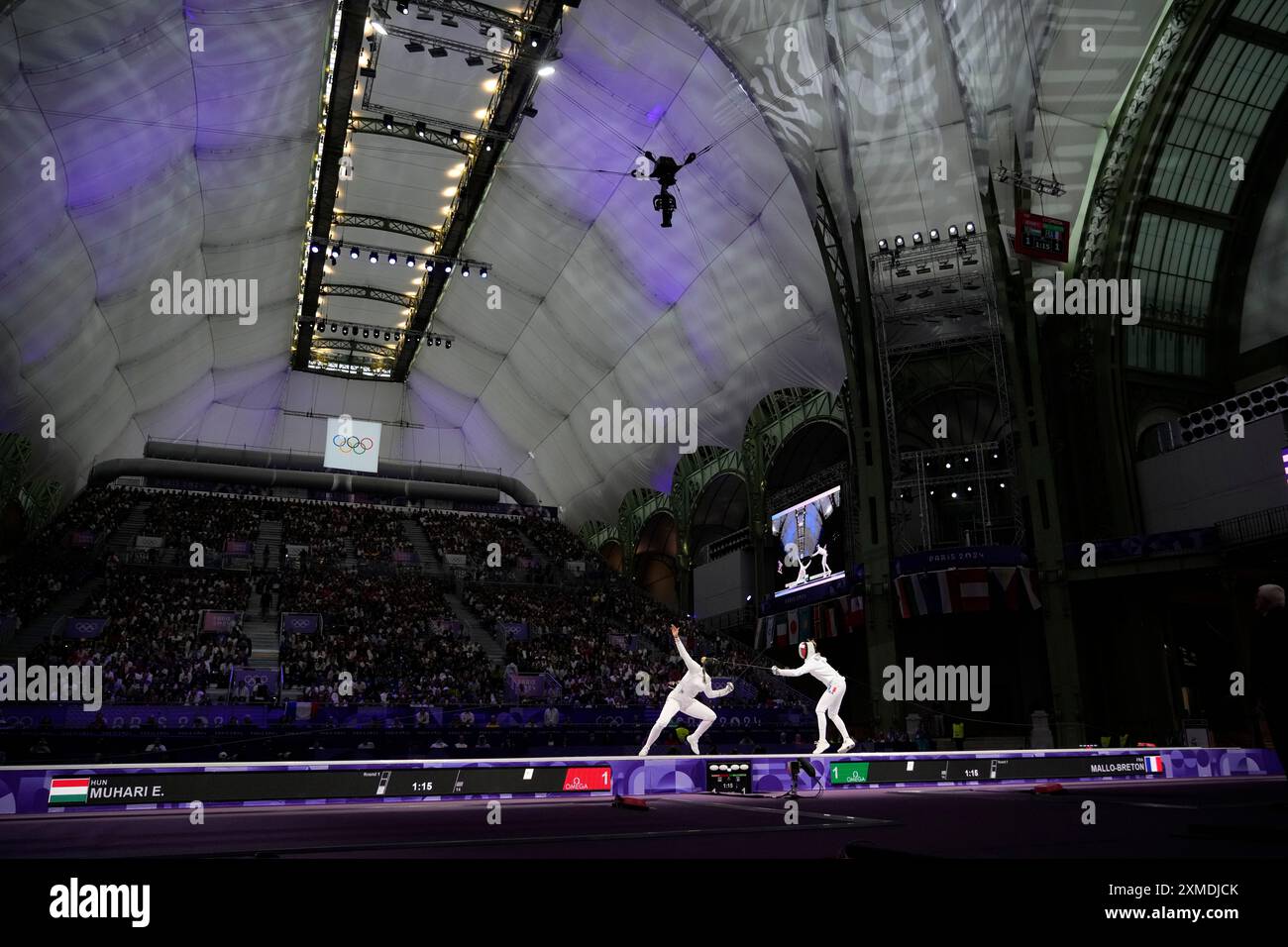 Hungary's Eszter Muhari, left, and France's Auriane Mallo Breton ...