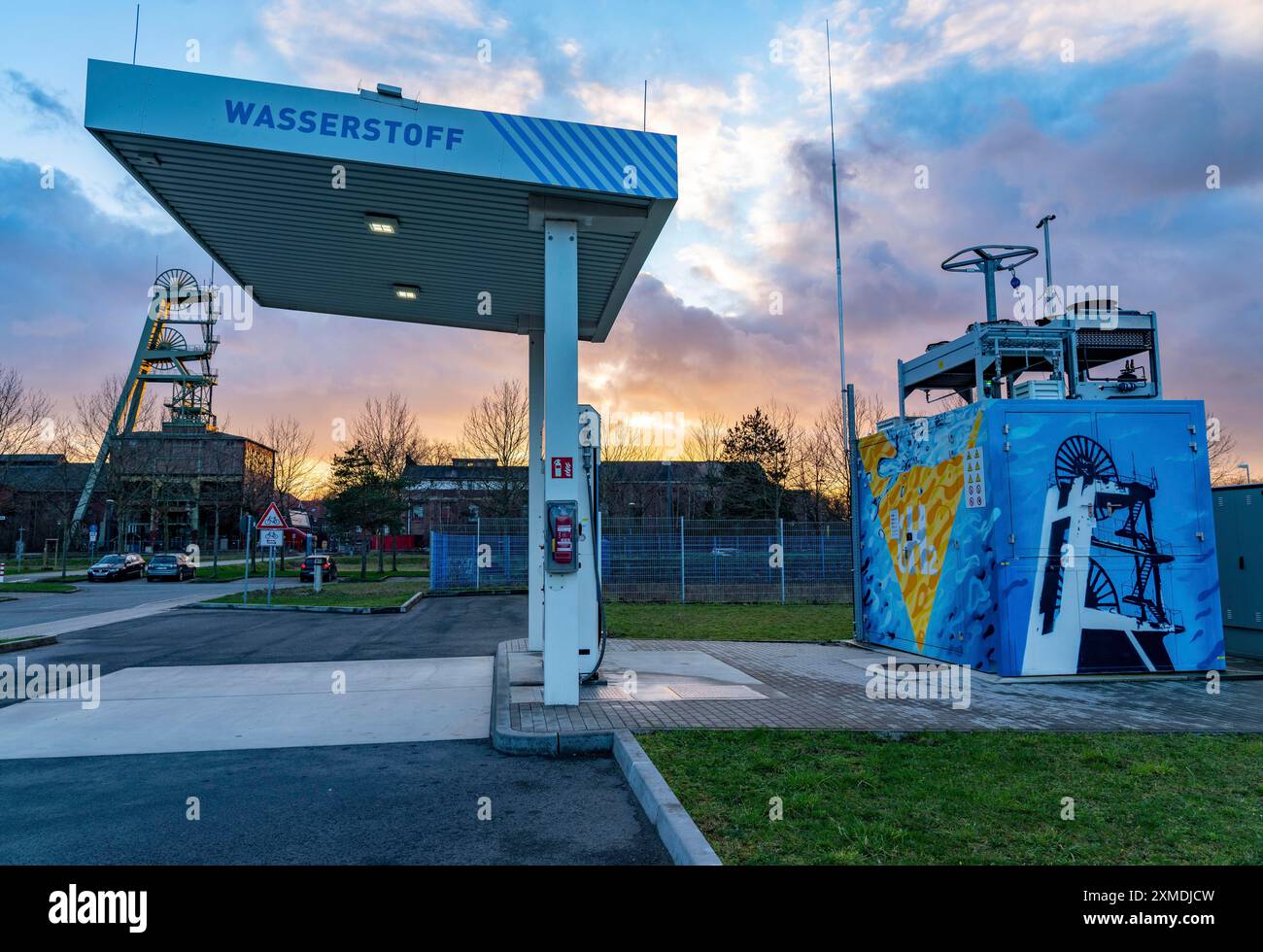 Hydrogen plant building hi-res stock photography and images - Alamy
