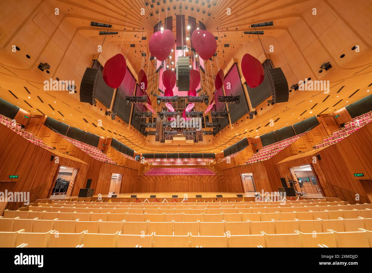 The Concert Hall interior architecture at the Opera House in Sydney ...
