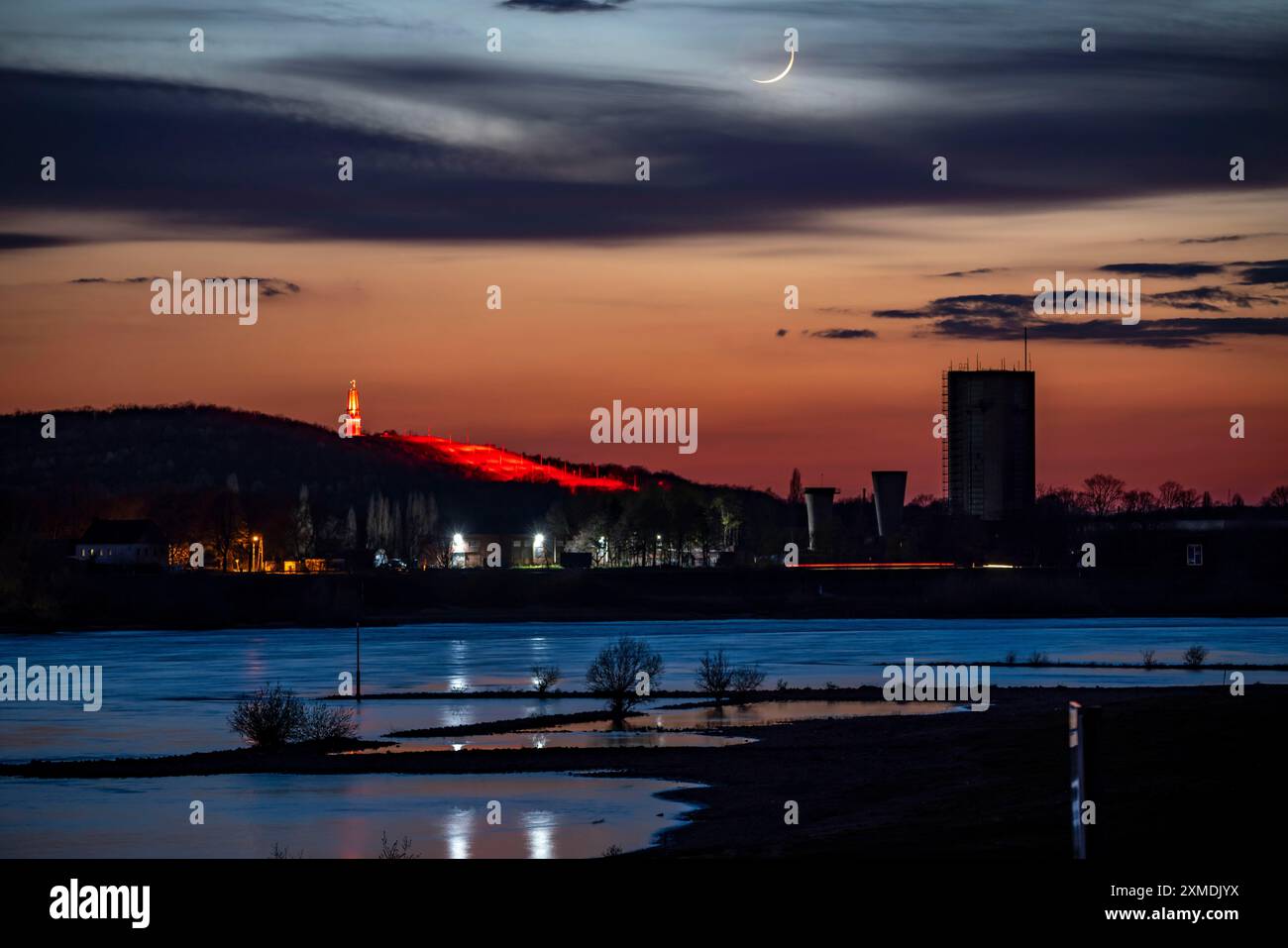 Rhine near Duisburg-Beeckerwerth, Rheinpreussen spoil tip in Moers ...