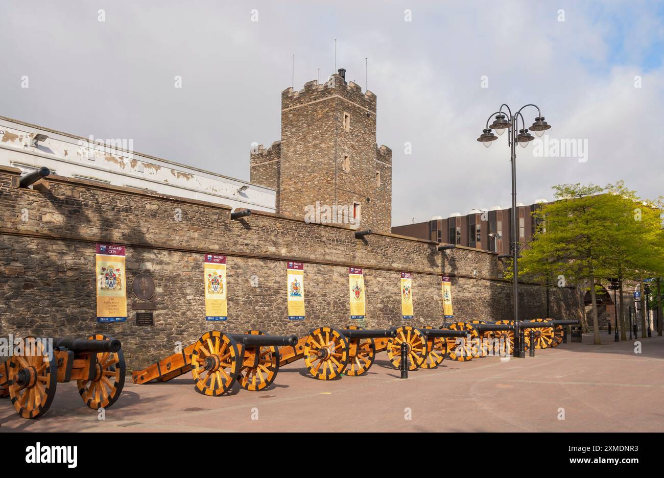 Northern Ireland, Ulster County, Derry, Londonderry, Guildhall Square ...