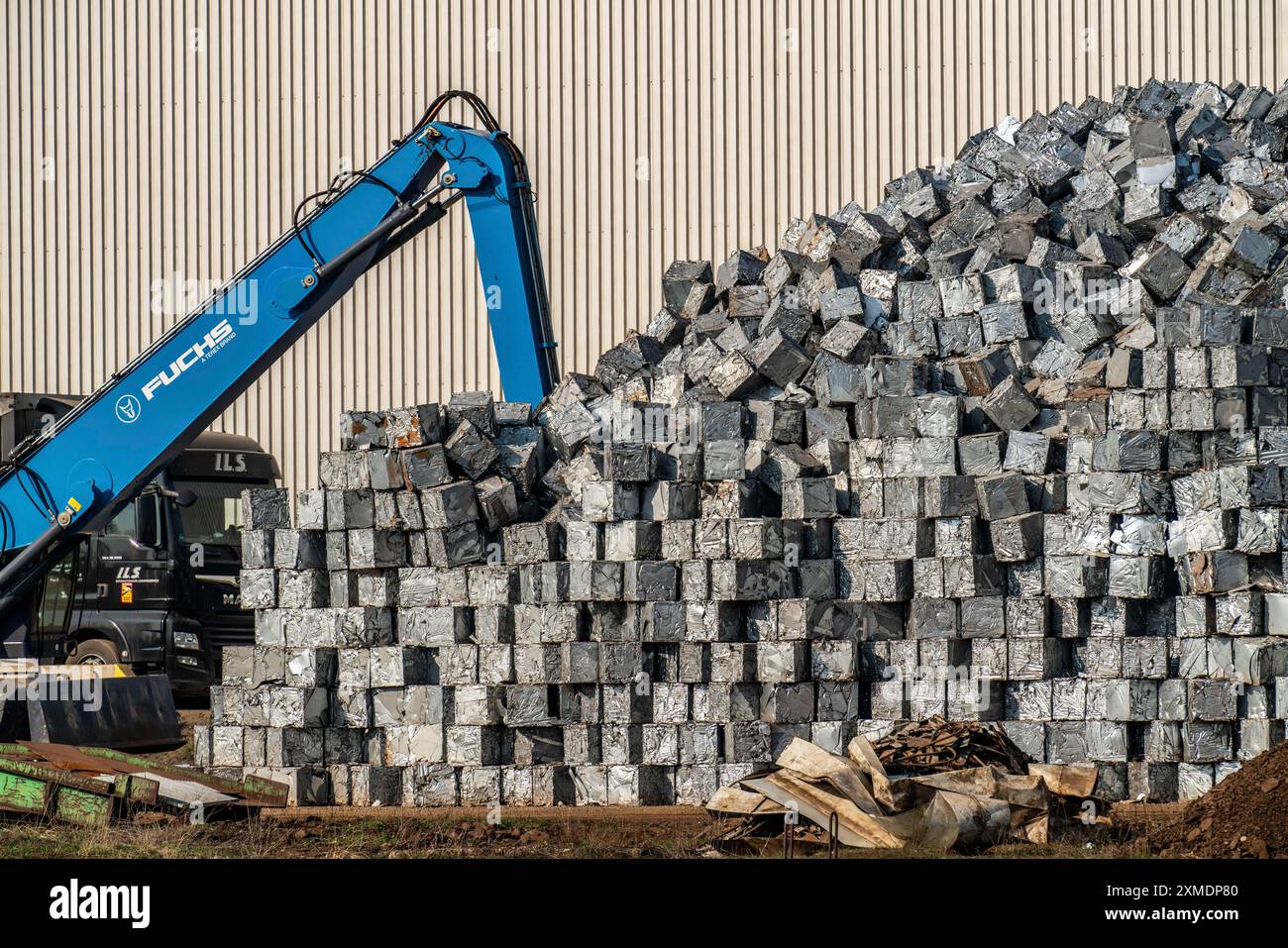 Duisburg-Ruhrort inland port, forwarding island, recycling of scrap ...