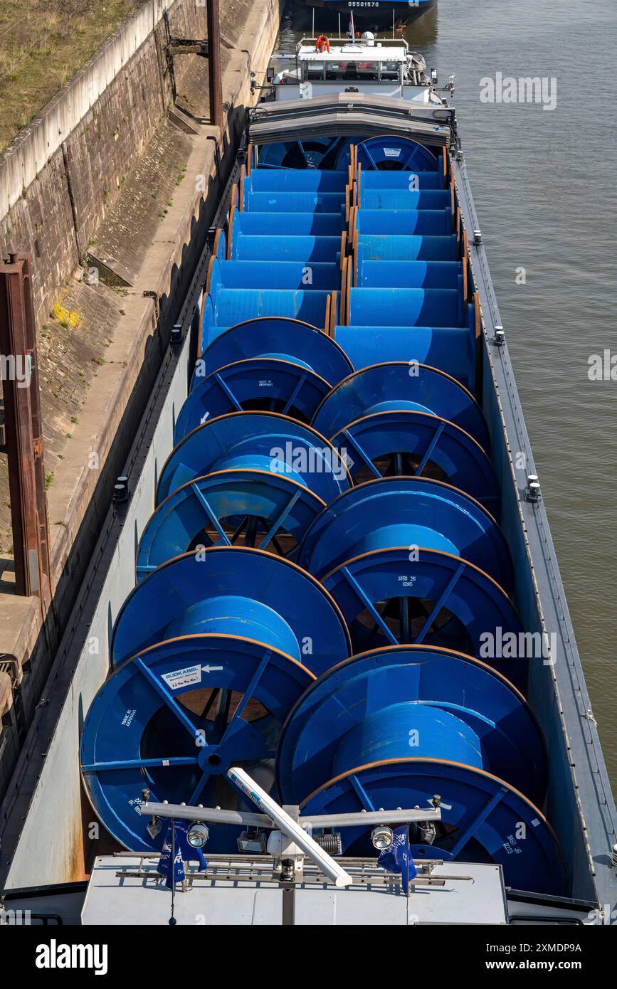 Cable drum transport hi-res stock photography and images - Alamy