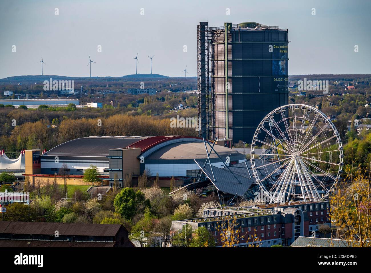 Neue Mitte Oberhausen, Gasometer exhibition hall, Ferris wheel at ...