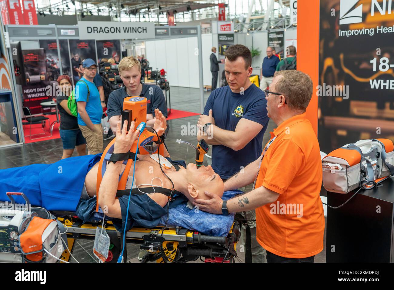 Device for automatic resuscitation after cardiac arrest, Interschutz ...