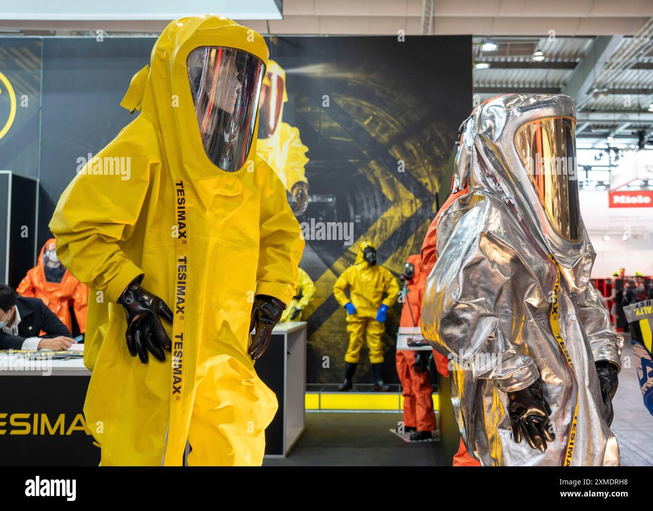 Chemical protection suit, Personal protective equipment, Clothing for ...