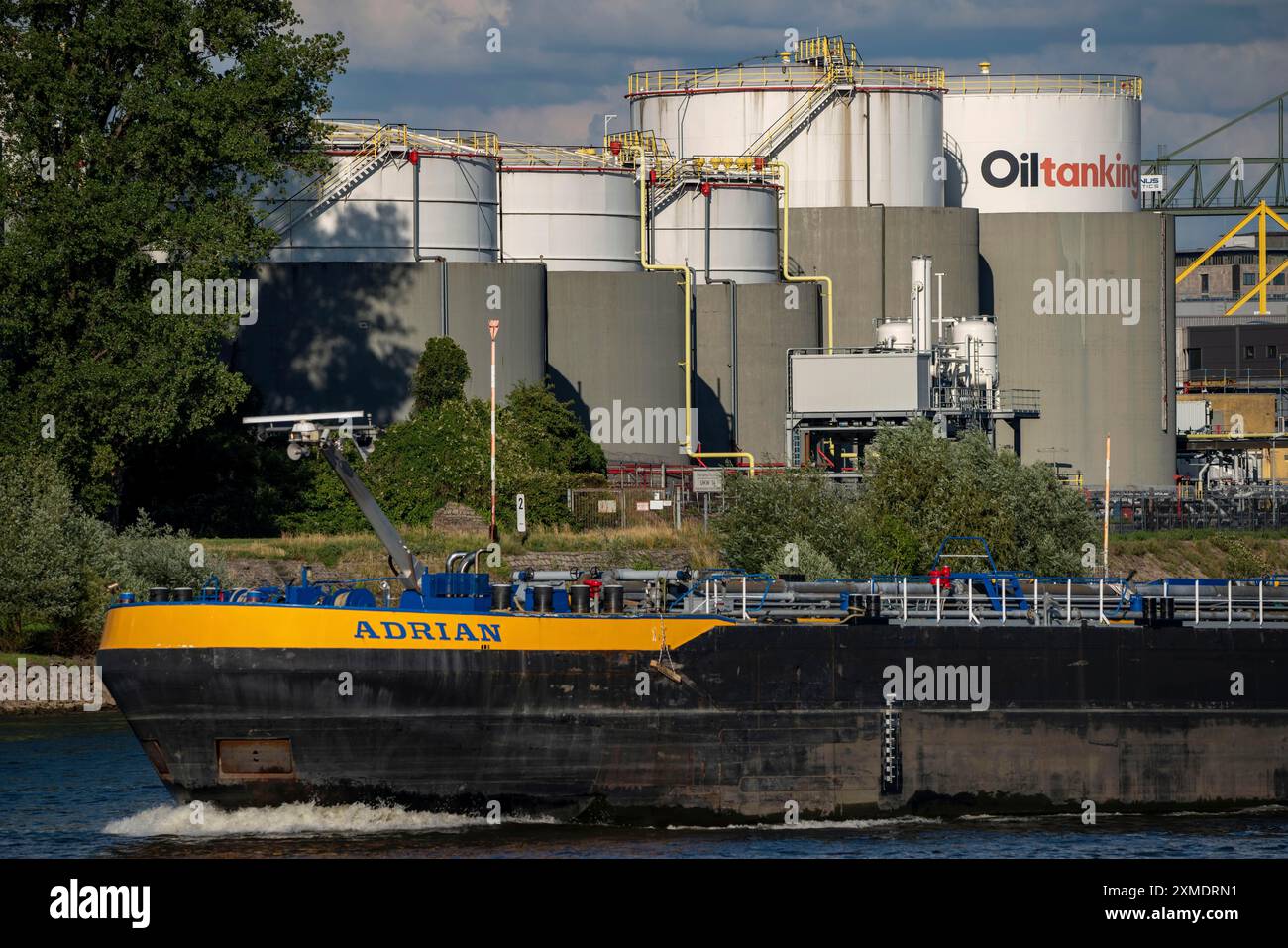 Terminal setting hi-res stock photography and images - Alamy