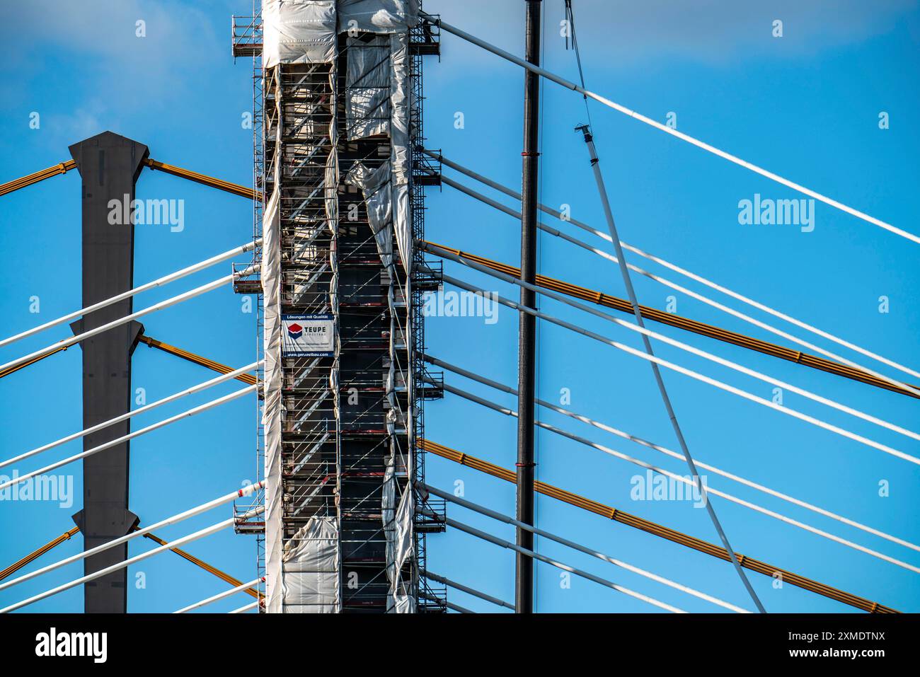 New construction of the motorway bridge Neuenkamp of the A40, over the ...