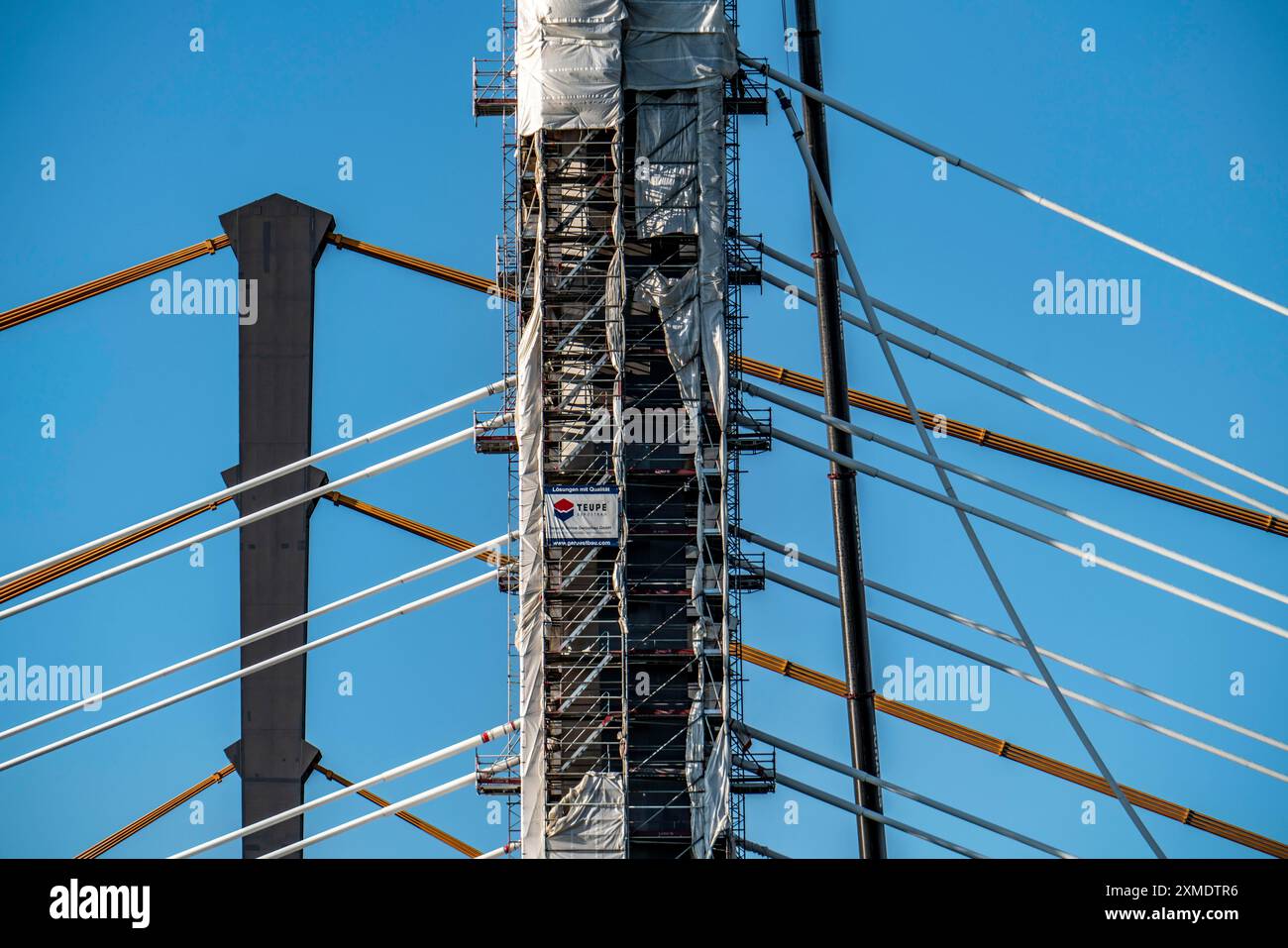 New construction of the motorway bridge Neuenkamp of the A40, over the Rhine near Duisburg ...