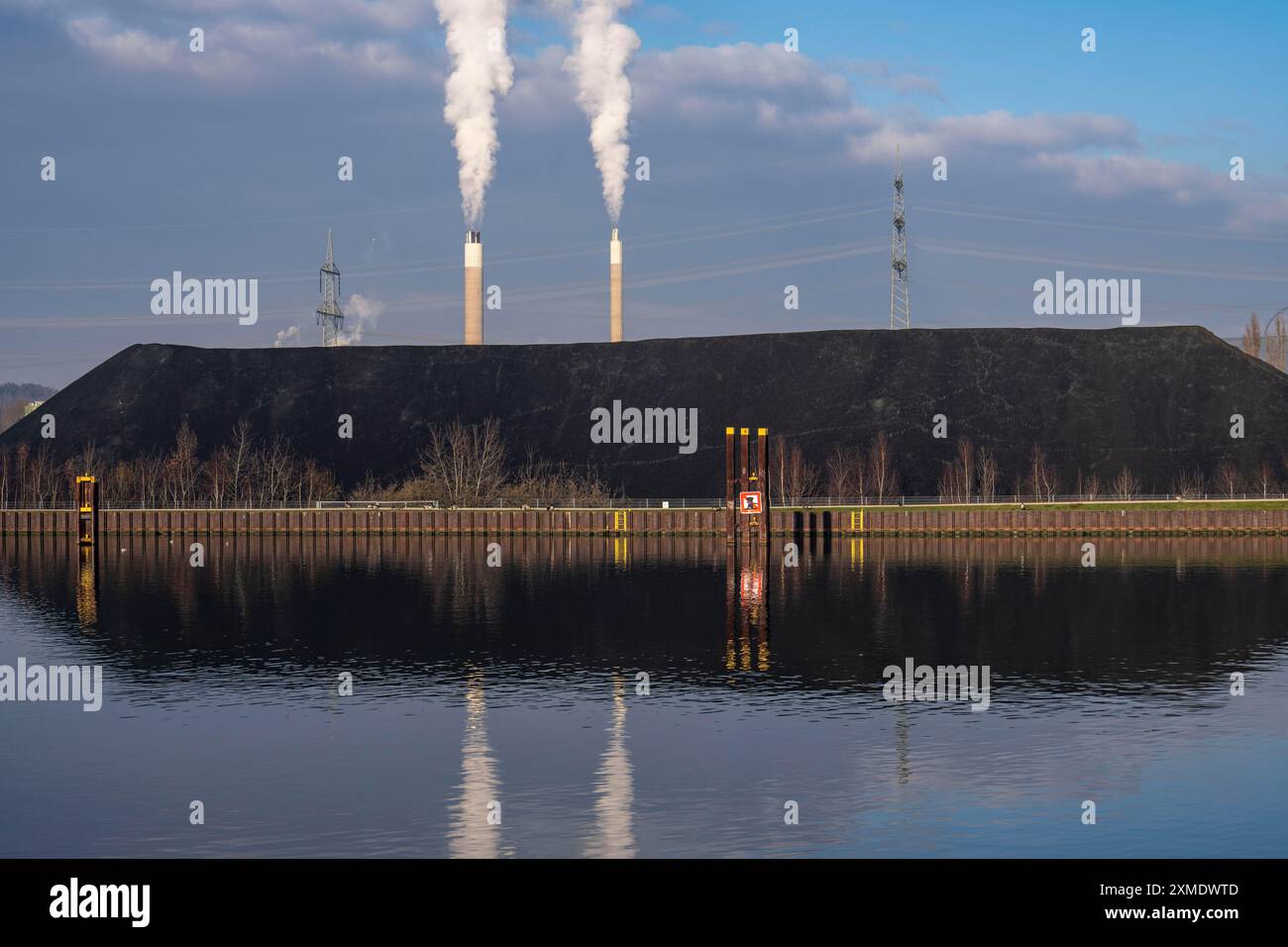 Coal stockpile, coal store, steam coal, for the STEAG Herne thermal ...