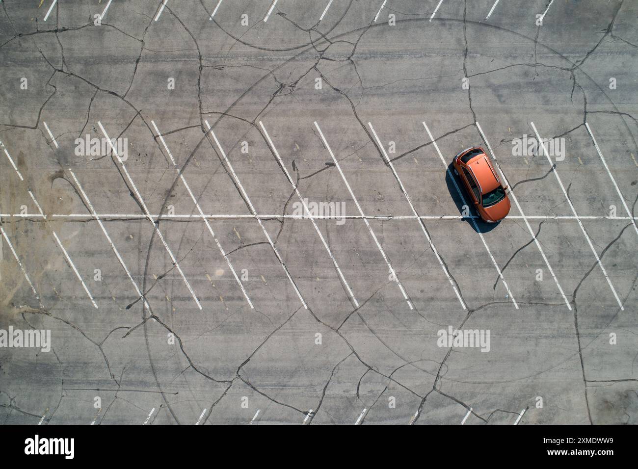 Car park aerial view single car hi-res stock photography and images - Alamy