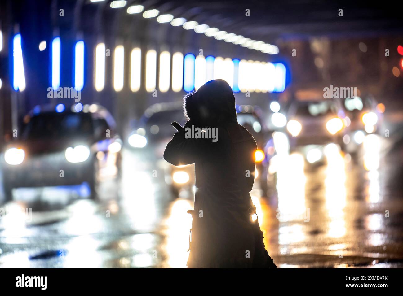 Car pedestrian puddle hi-res stock photography and images - Alamy