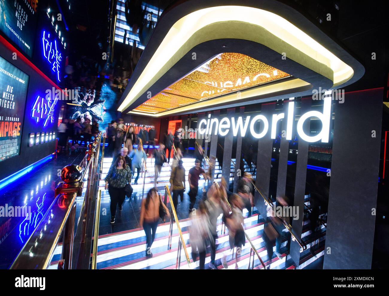 Six cinemas hi-res stock photography and images - Alamy