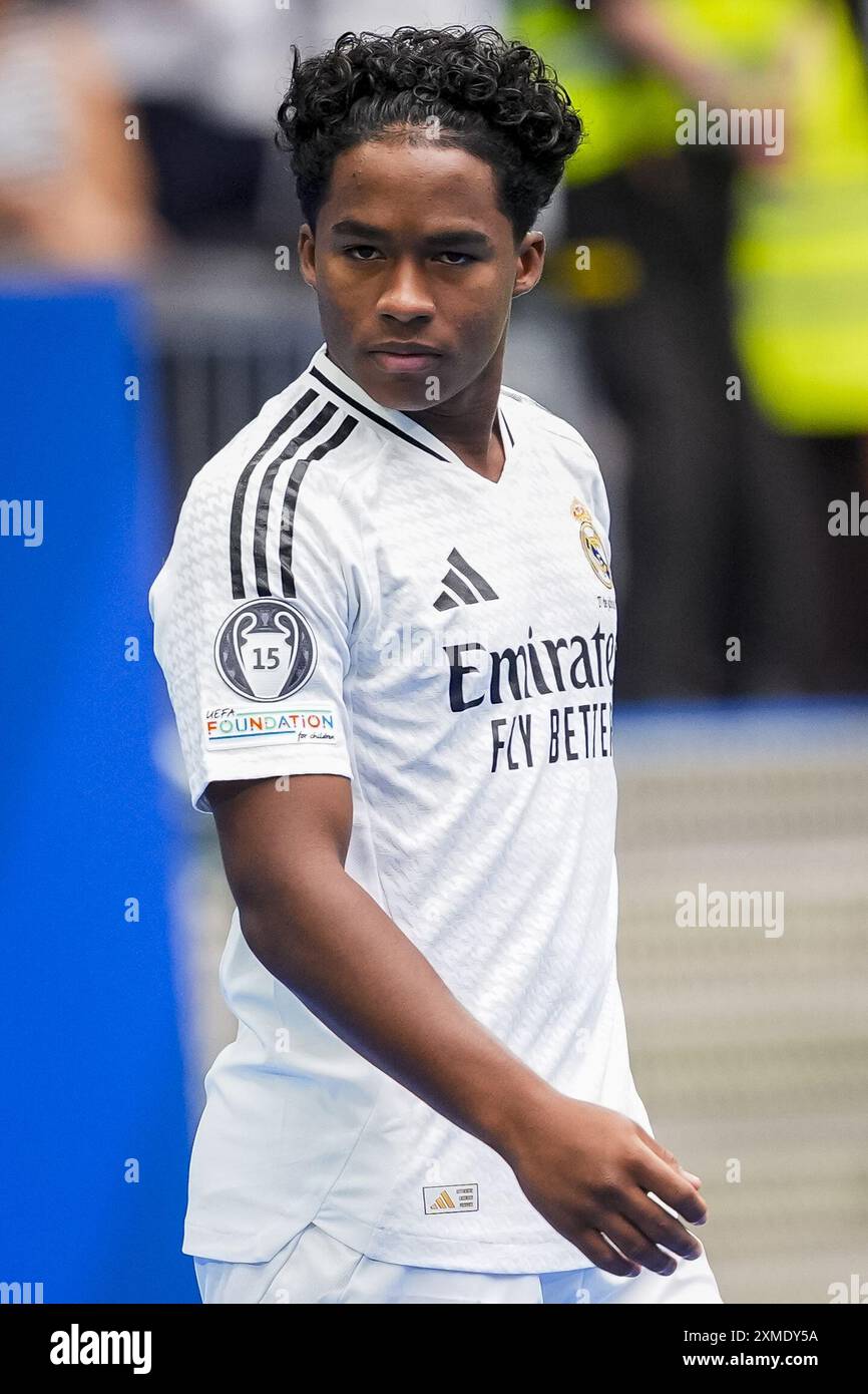 Endrick Felipe Moreira de Sousa poses for photos with Real Madrid jersey during his presentation ...