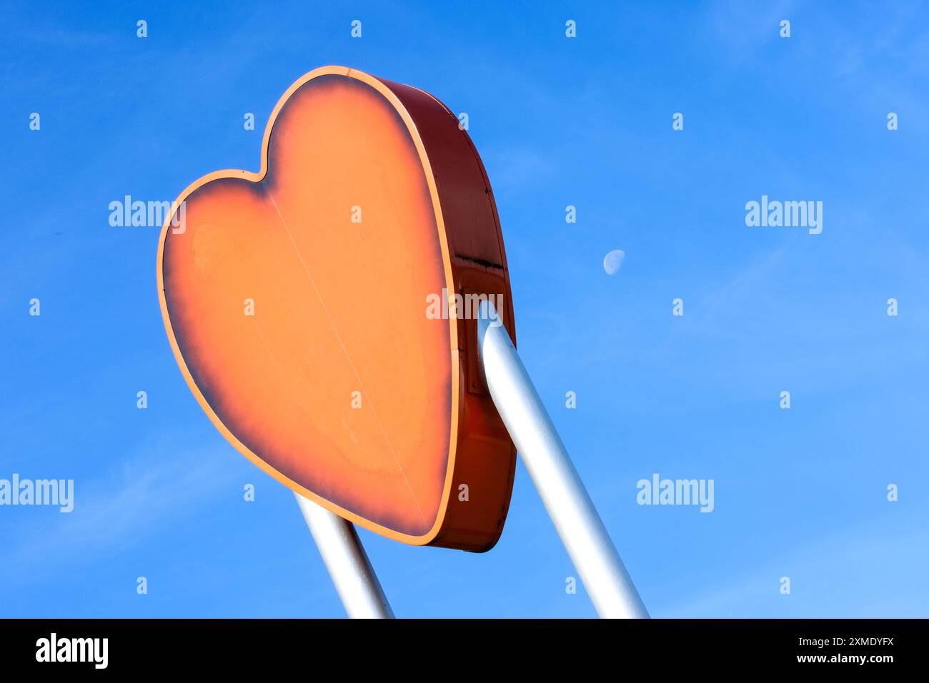 Symbolbild / Symbolfoto Liebe am 26.07.2024 in München. Rotes Herz mit ...