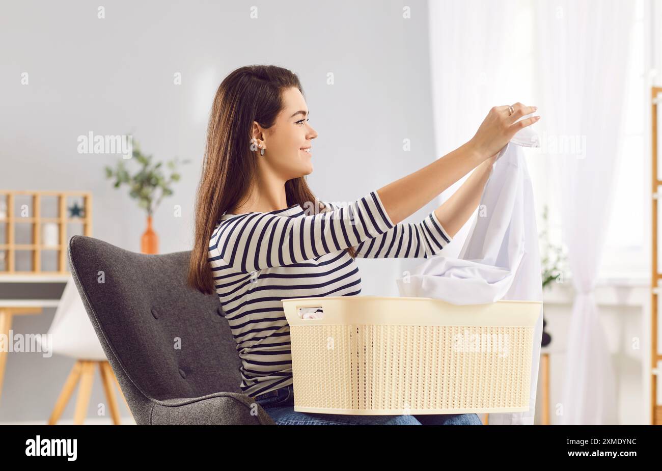 Woman without clothes hi-res stock photography and images - Alamy