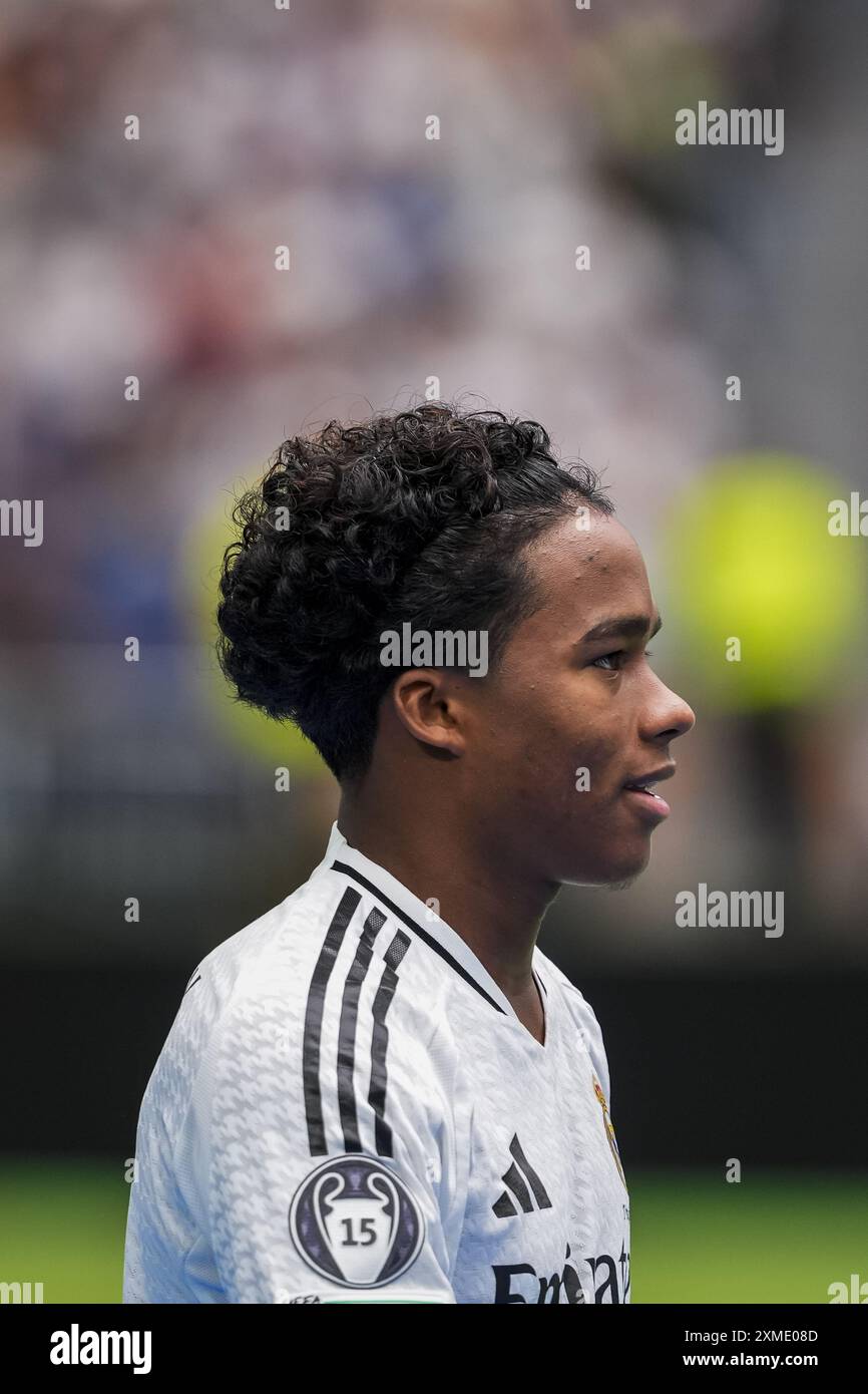 Endrick Felipe Moreira de Sousa with Real Madrid jersey seen smiling ...
