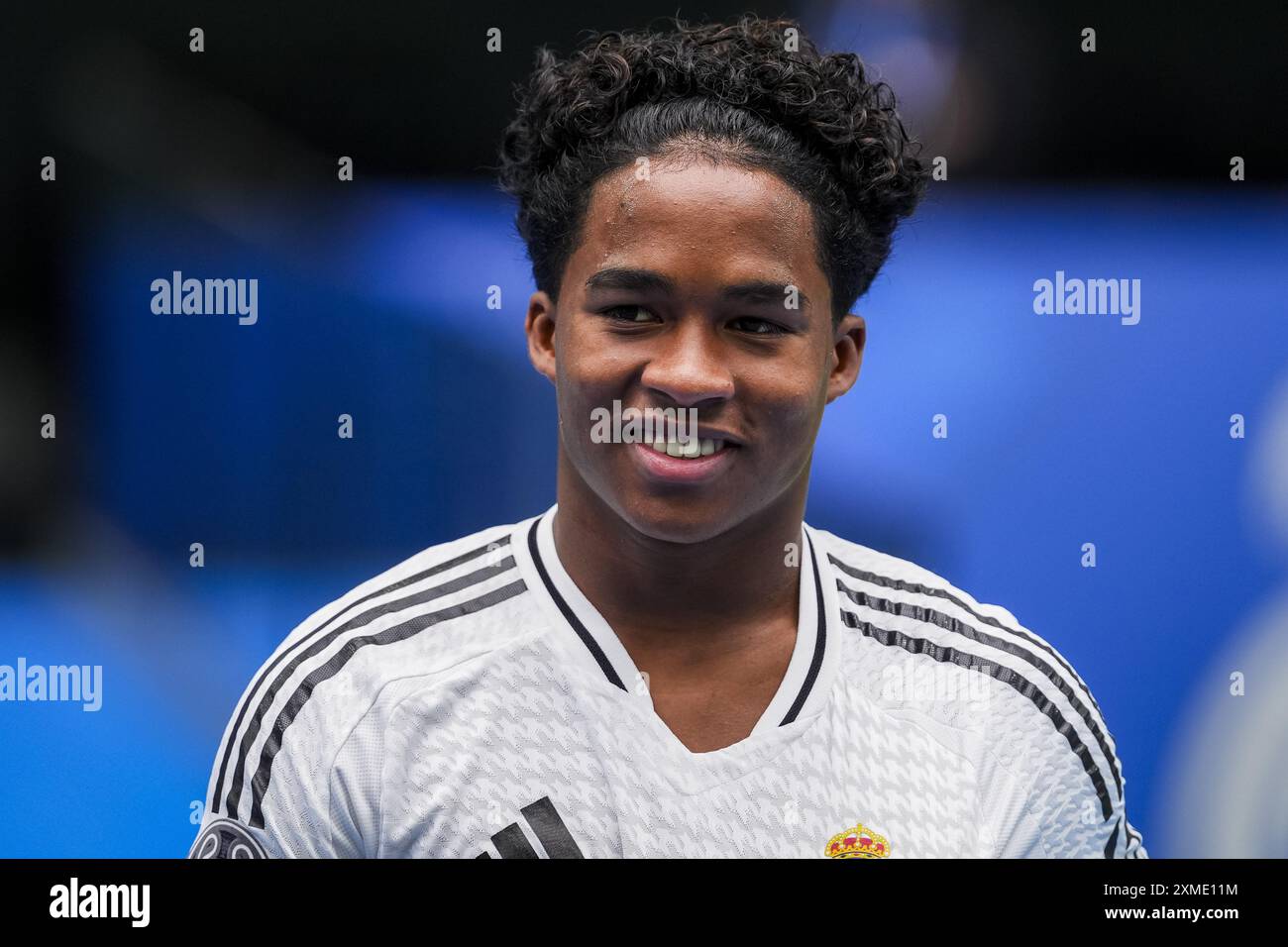 Endrick Felipe Moreira de Sousa poses for photos with Real Madrid ...