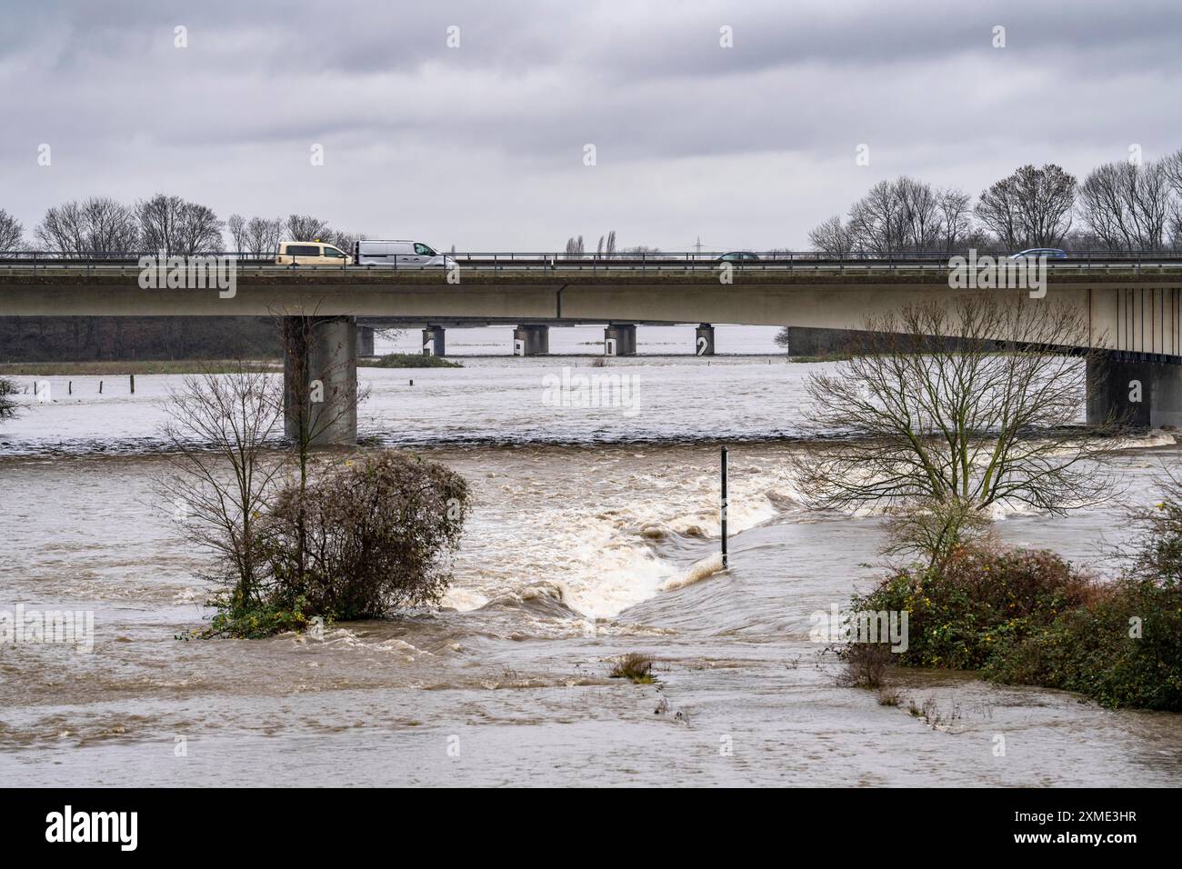High water on the Ruhr, after days of heavy rainfall, the Ruhr is ...