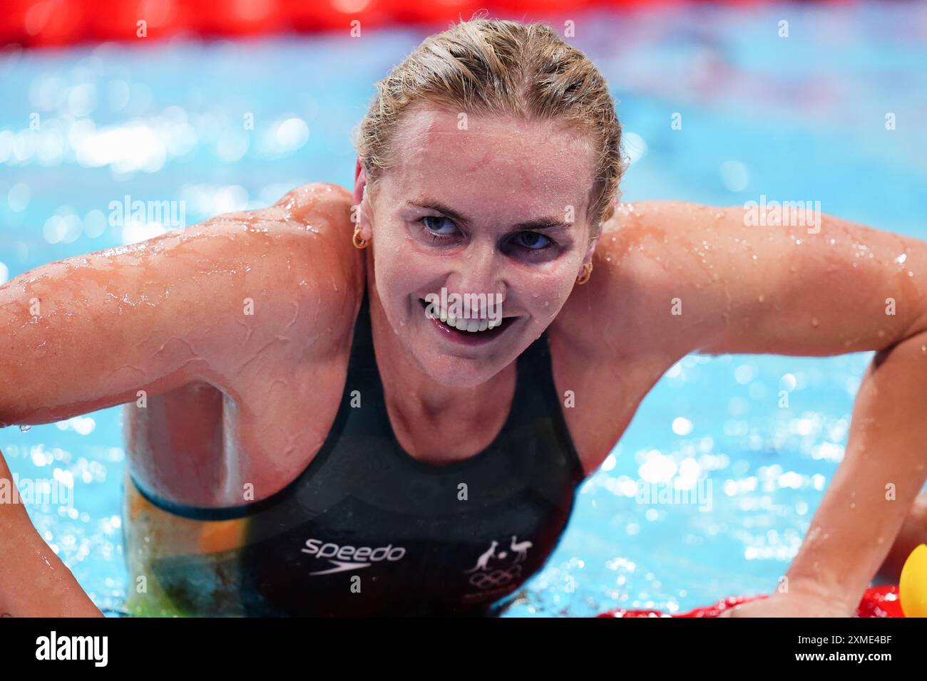 Australia's Ariarne Titmus celebrates winning gold in the Women's 400m ...