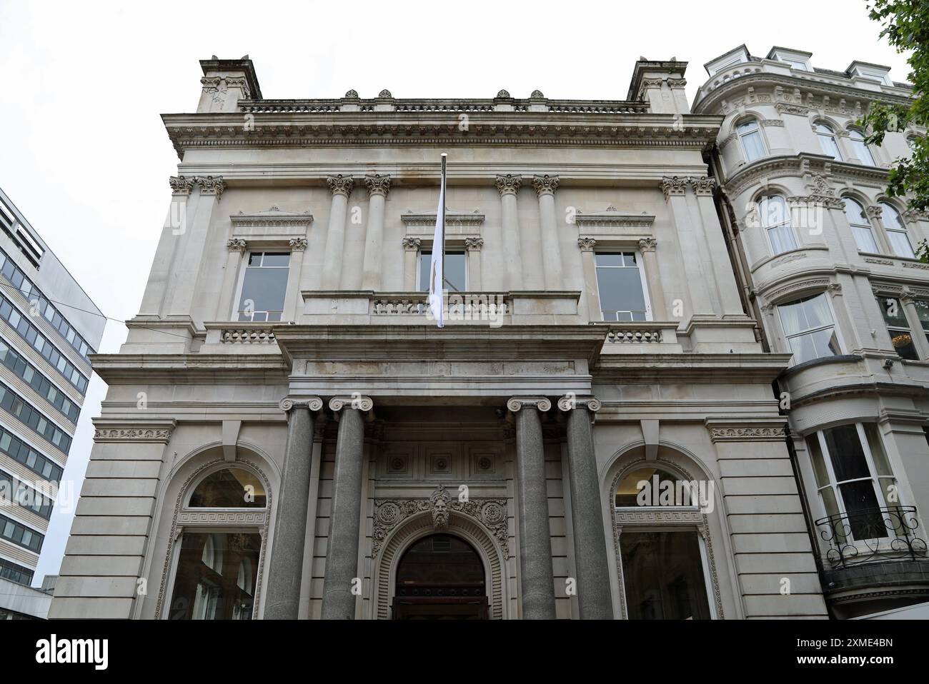 Birmingham Apple Store in a former bank building at 128 New Street ...