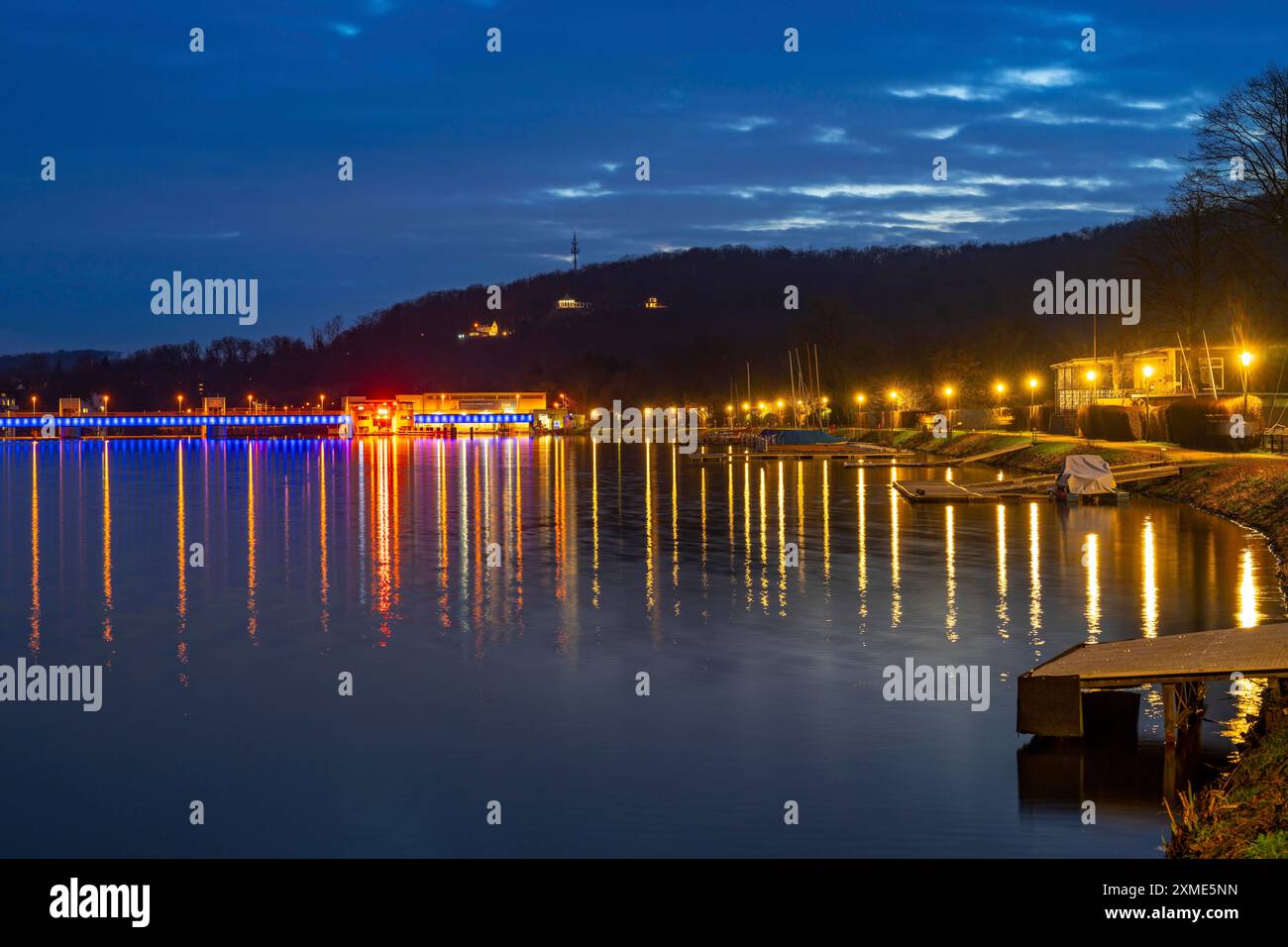 Lake Baldeney, illuminated dam, lake promenade, lock, left and ...