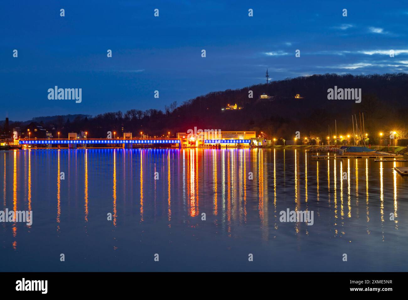 Lake Baldeney, illuminated dam, lake promenade, lock, left and ...