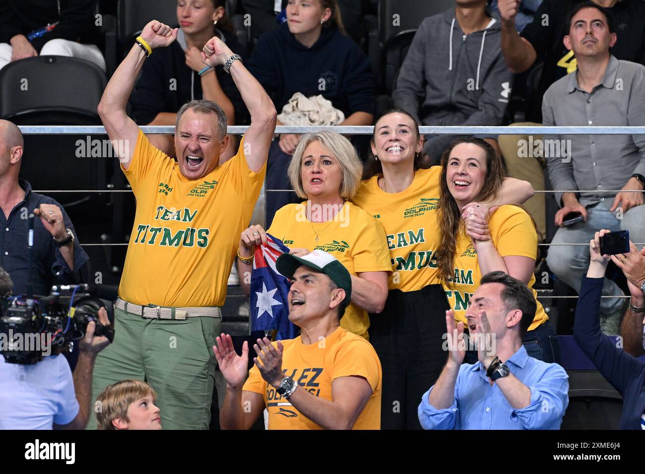 Paris, France. 27th July, 2024. Parents of Australian swimmer Ariarne ...