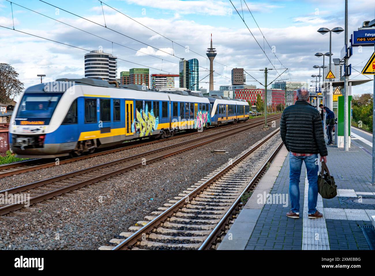 Regional express RE10 to Krefeld, Nordwestbahn, Duesseldorf city centre ...