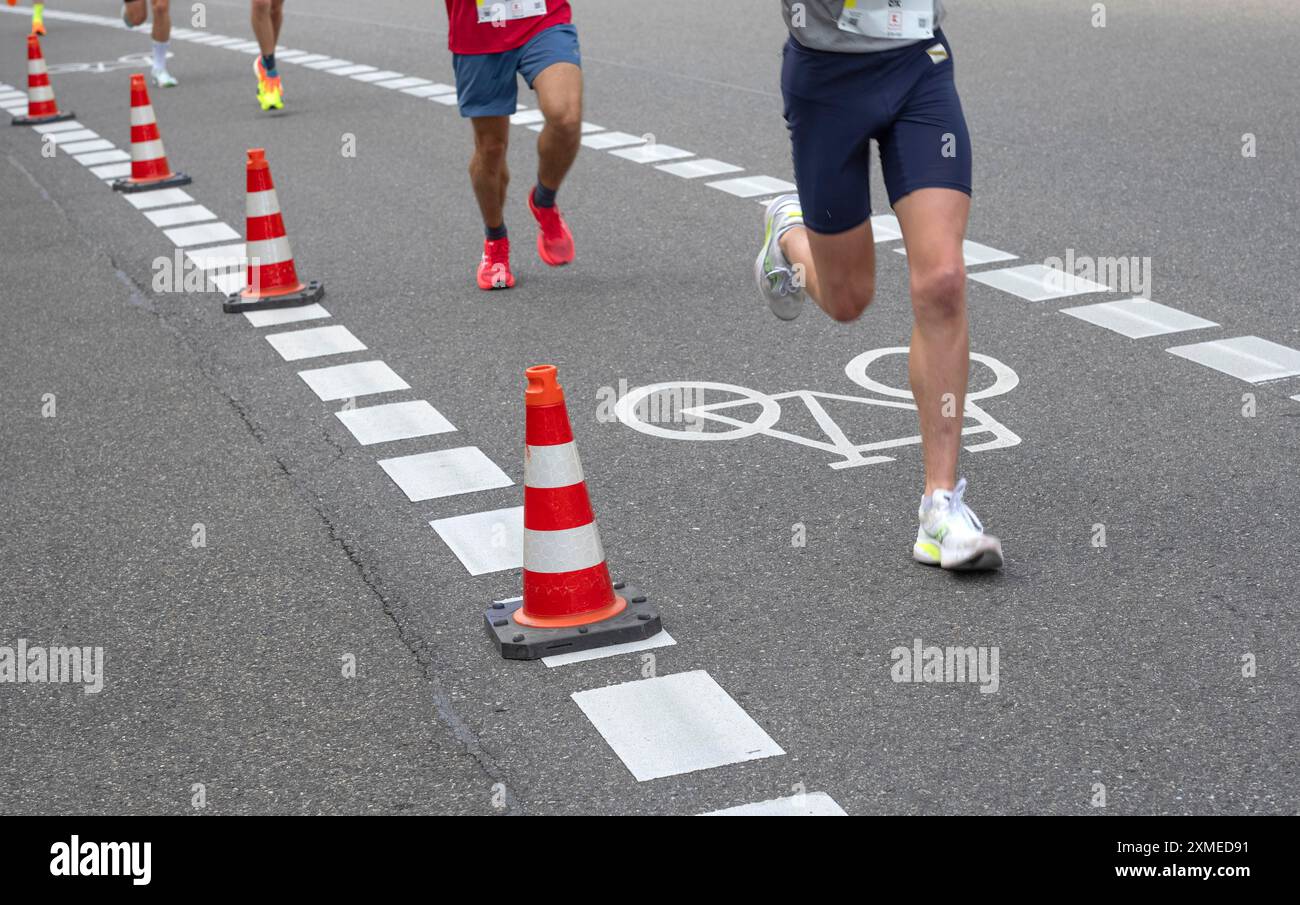 Athletics, running, runner, marathon, pylon, carriageway, pictogram ...