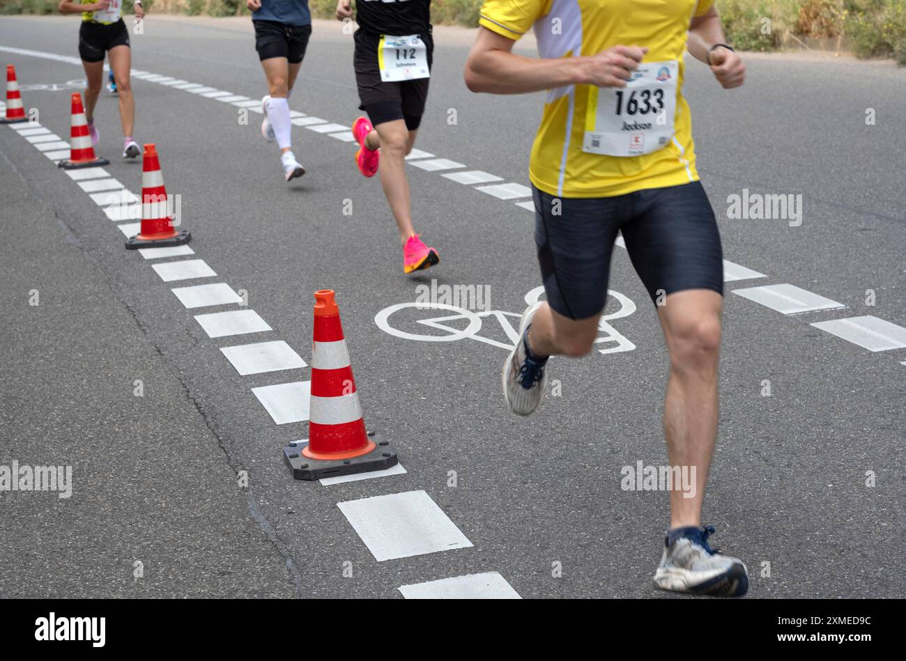 Athletics, running, runner, marathon, pylon, carriageway, pictogram ...