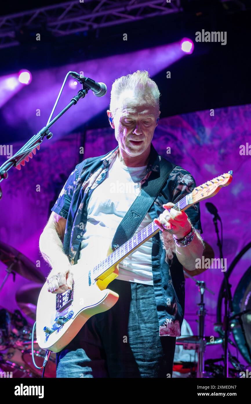 Gary Kemp play the guitar during the live performs with Nick Mason ...