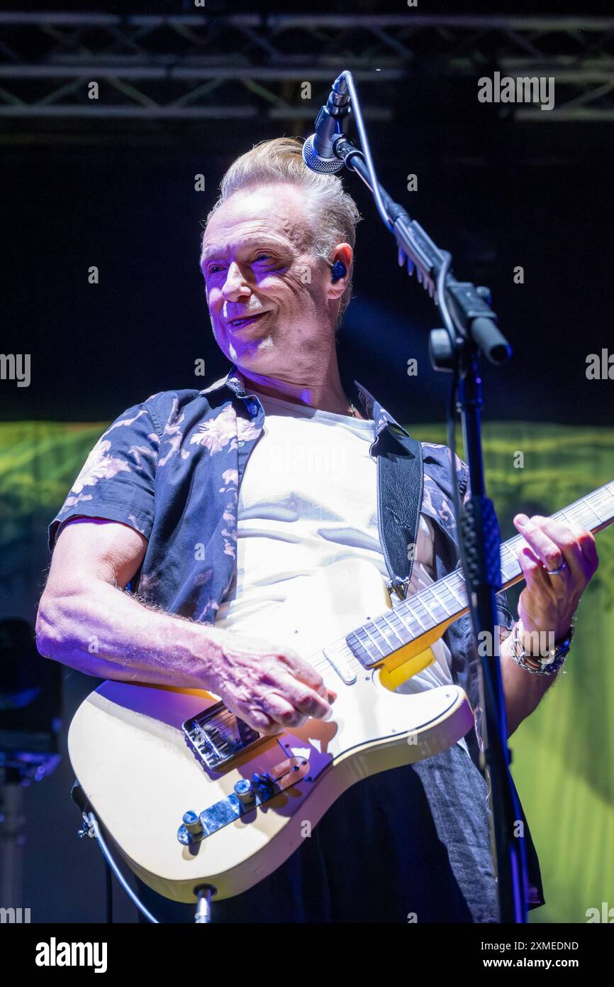 Gary Kemp play the guitar during the live performs with Nick Mason ...