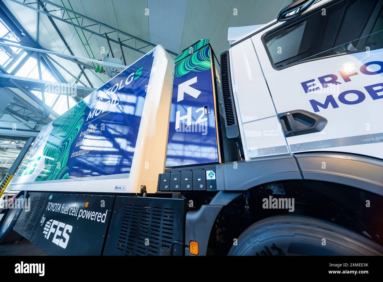 Fuel cell lorry hi-res stock photography and images - Alamy