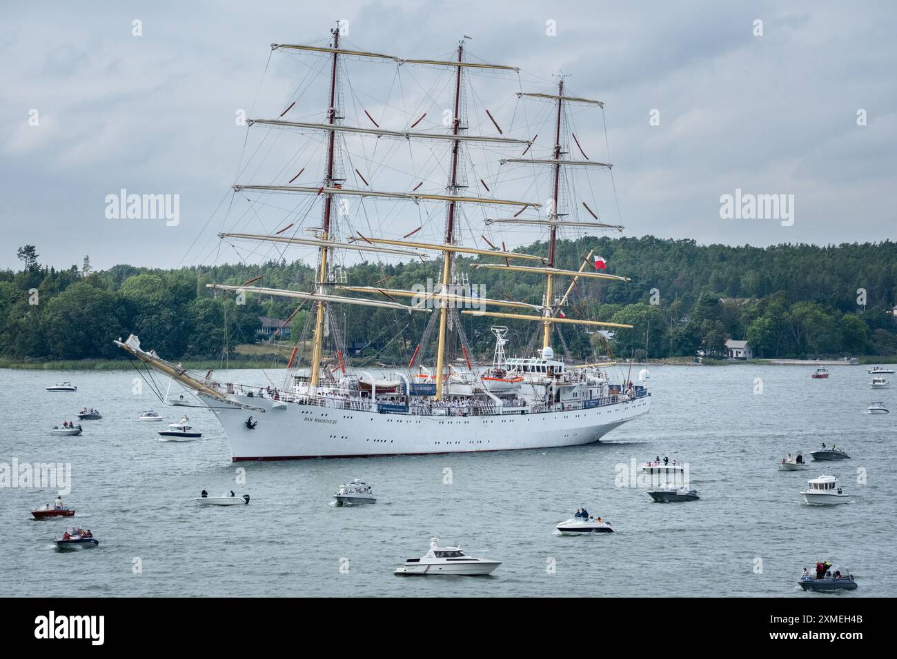 Polish tall ship dar mlodziezy hi-res stock photography and images - Alamy