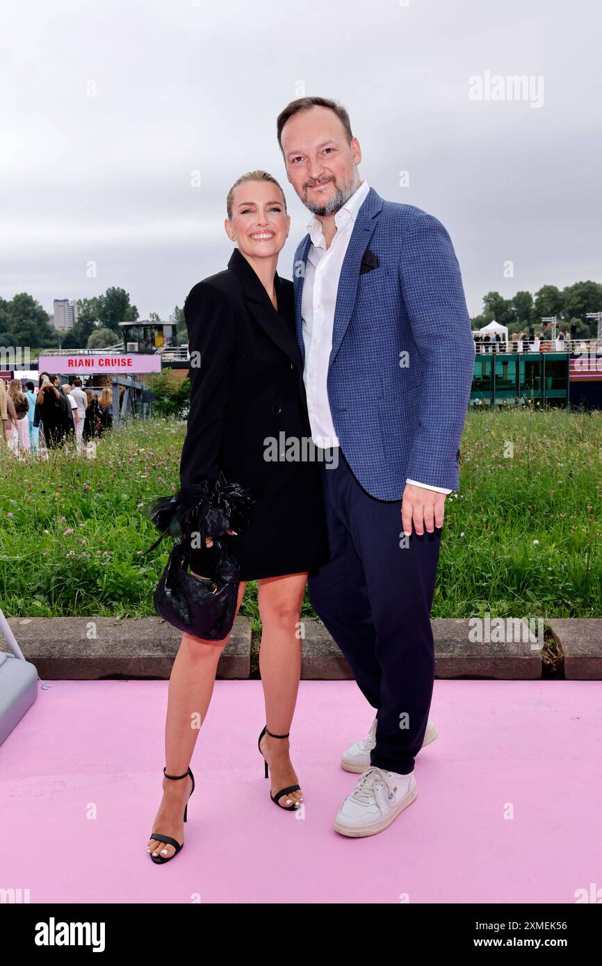 Moderatorin Jennifer Knäble und Radiomoderator Felix Moese bei der ...